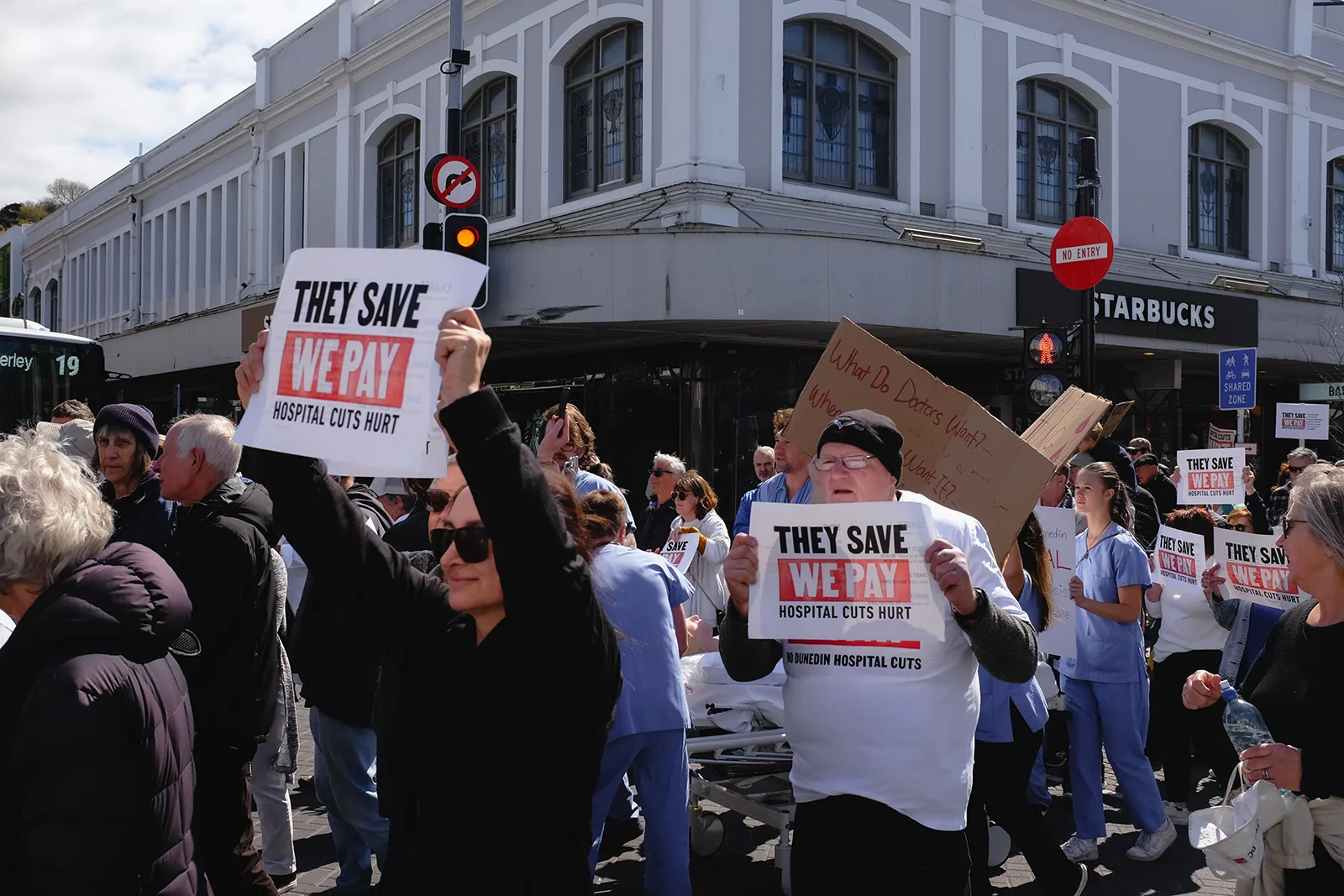 Minister declines ‘switched on, fired up’ SOS Hospital rally - Dunedin ...